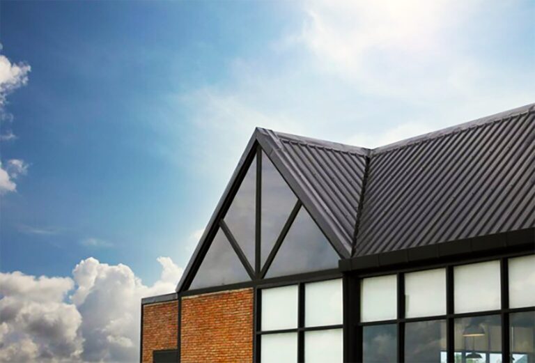 Overlap metal roofing for a polished appearance